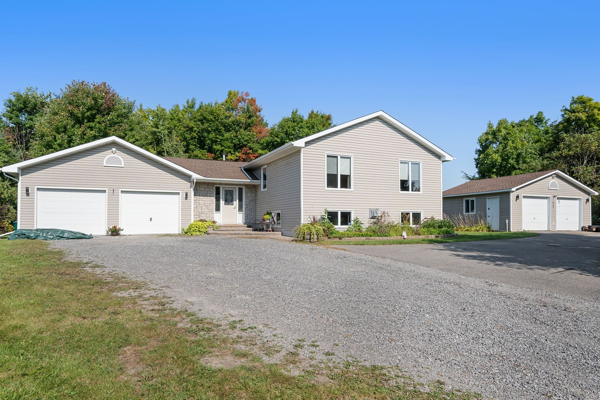 Metcalfe | House for Sale | 8947 Victoria Street | Pilon Group