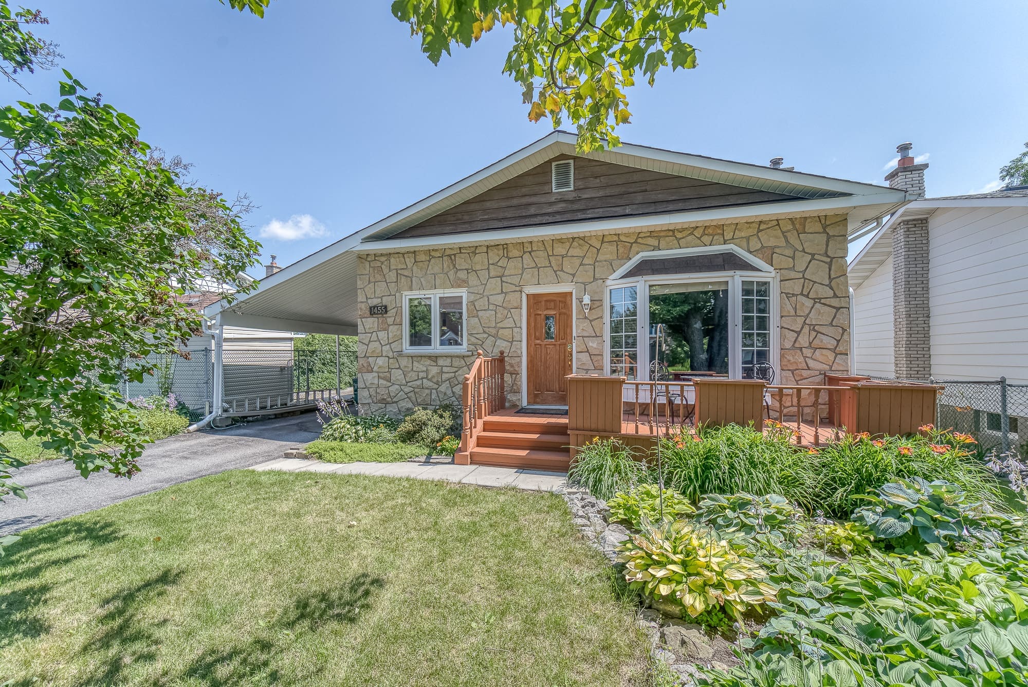 Orleans | Queenswood Heights House For Sale | 1455 Charlebois Avenue