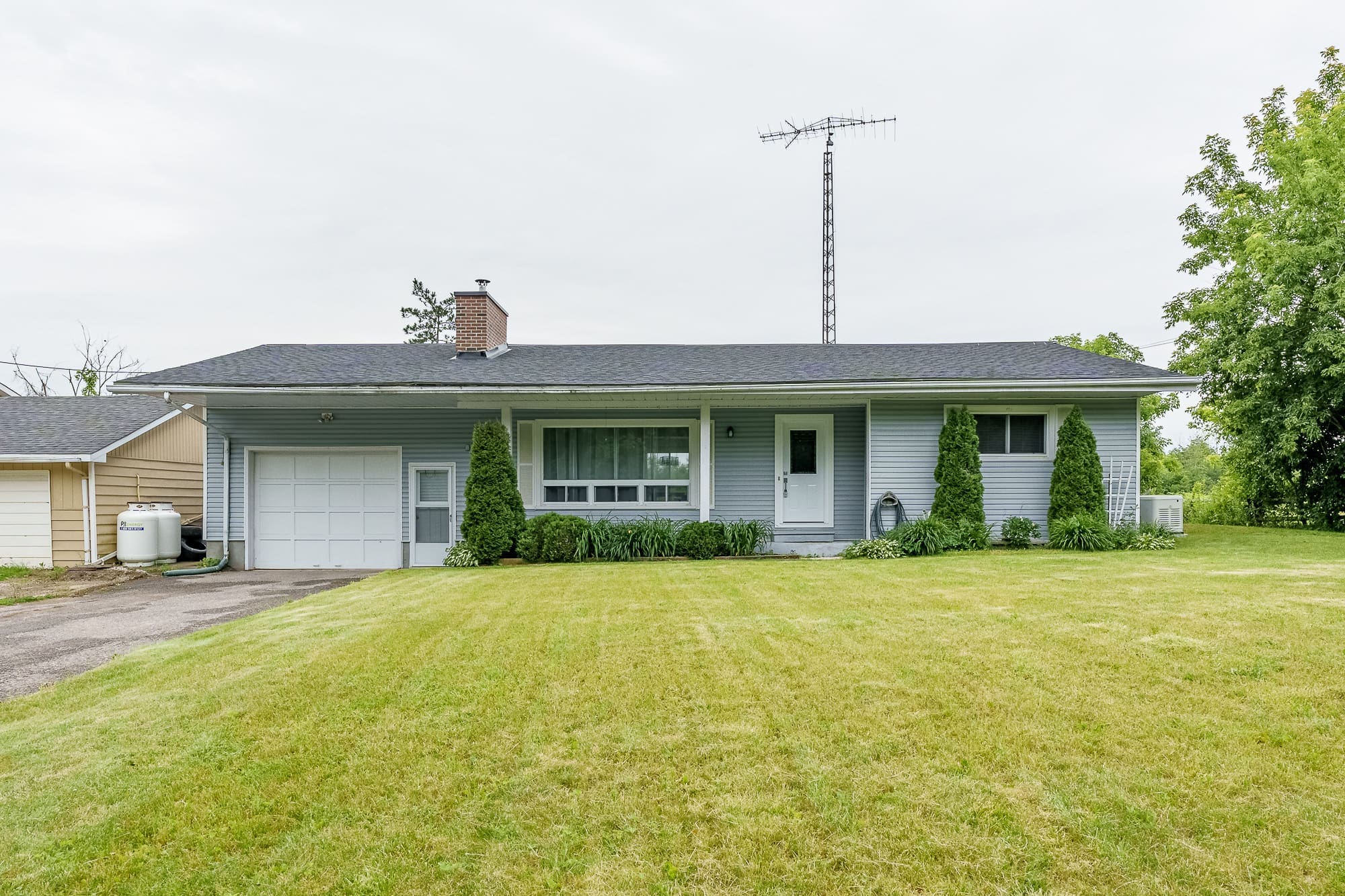 Smiths Falls House For Sale | 90 Poonamalie Road | Pilon Group